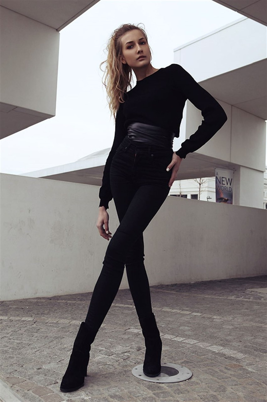 Wiktoria - Assets Model Agency